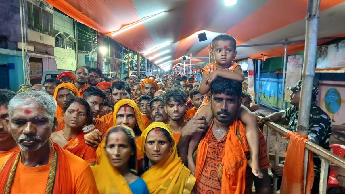 Deoghar बाबा की नगरी में शिव के भक्तों ने ली प्रशासन की अग्निपरीक्षा ...