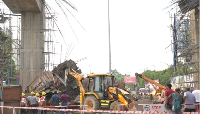 Meerut Rapid Rail Slab Collapse: सपोर्ट न लगाने से ढहा स्लैब, NCRTC ने ...