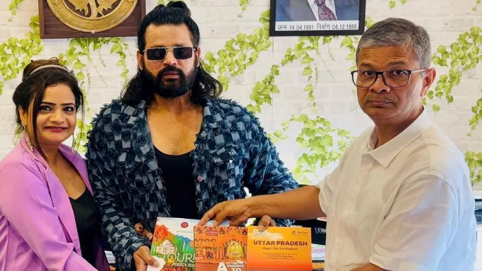 यूपी के पर्यटन विकास पर प्रमुख सचिव ने अभिनेता संग साझा किए अनुभव - UP ...