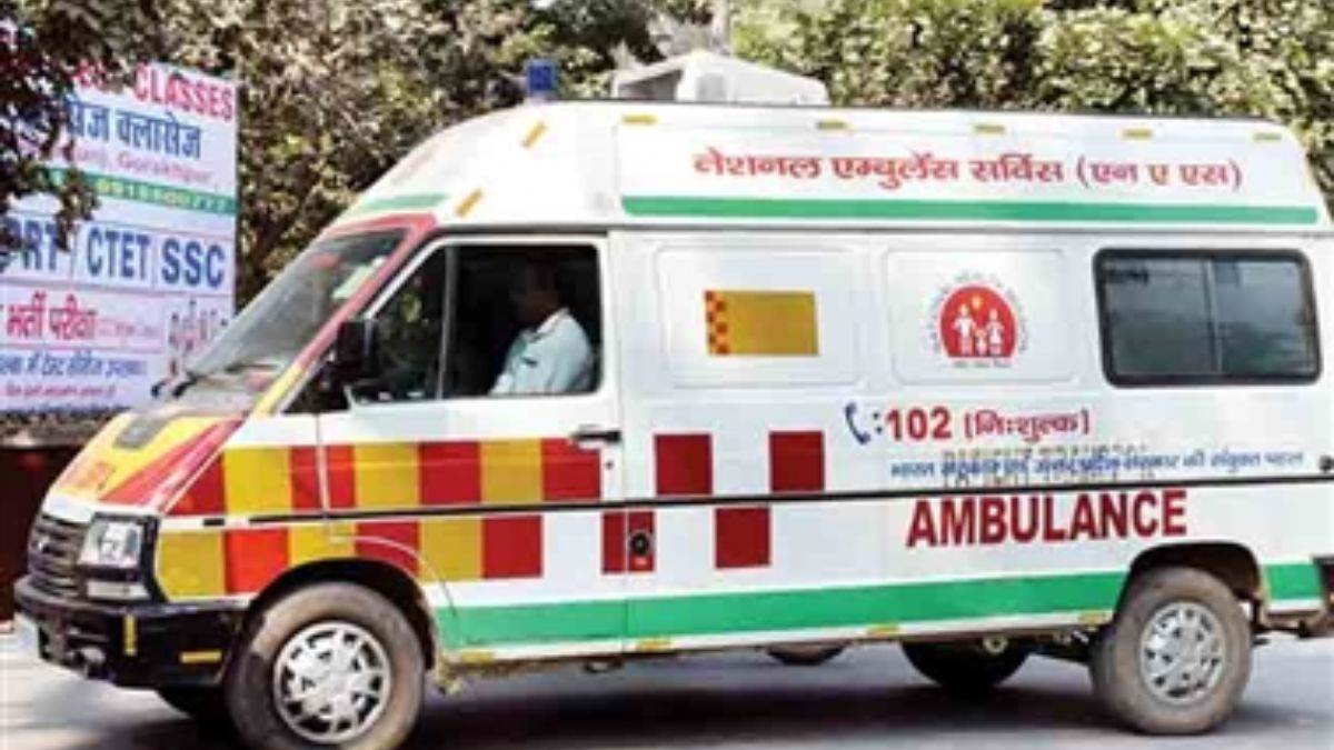 102 Ambulance : यूपी के एटा में 15 बार किए फोन फिर भी नहीं आई एंबुलेंस ...