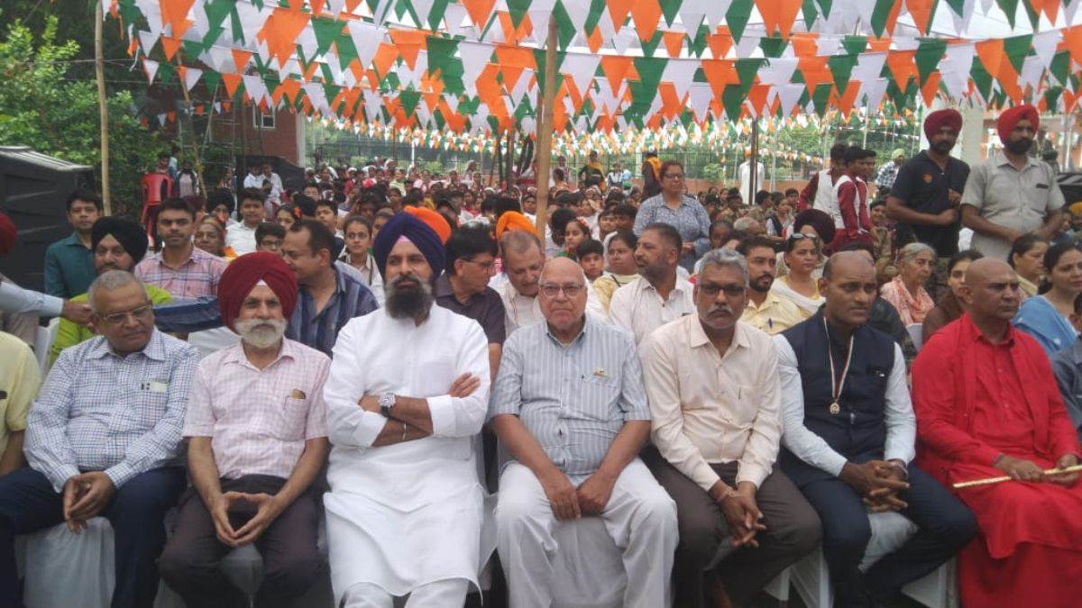 Bikram Majithiya ने CM मान पर साधा निशाना, कहा- बाढ़ से निपटने की ...