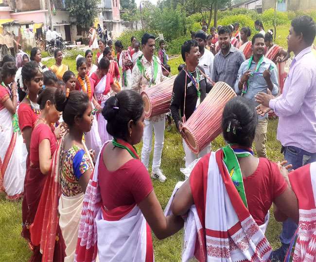 Karam Puja: करम पर्व को लेकर पूरे झारखंड में उत्सवी माहौल, अन्न-धन व ...