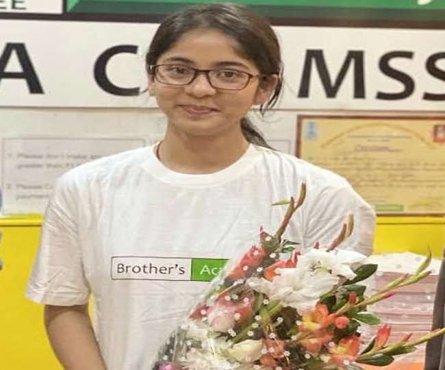 Neet Topper Interview 2020: टॉपर आकांक्षा ने बताए सफलता के 4 मूल मंत्र ...