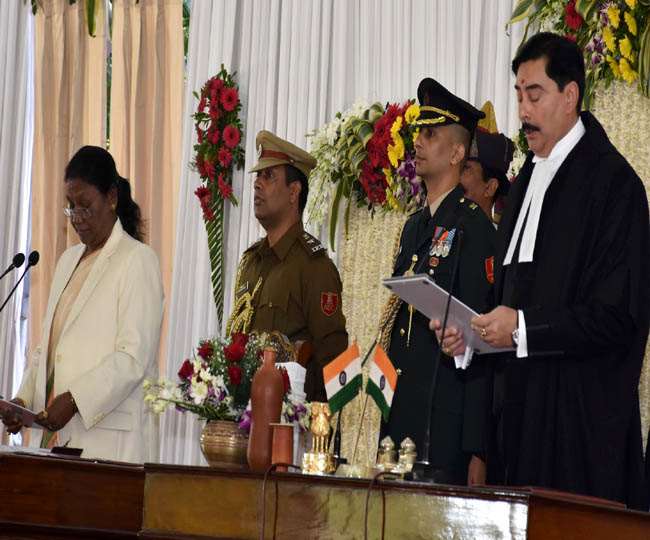 जस्टिस डॉ रवि रंजन ने ली झारखंड हाई कोर्ट के चीफ जस्टिस पद की शपथ ...