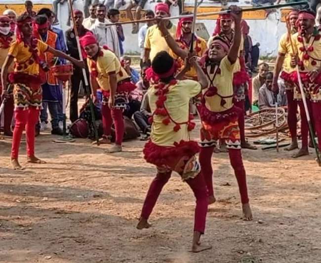 देश-दुनिया में छाया बुंदेलखंड का दीवारी नृत्य, अमेरिका-कनाडा समेत दस ...