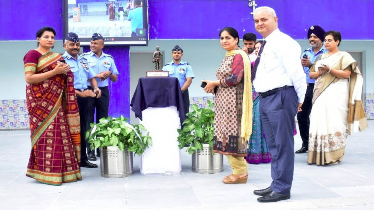 एयर मार्शल श्रीकुमार ने जम्मू में वायुसेना की तैयारियों का जायजा, AFS ...