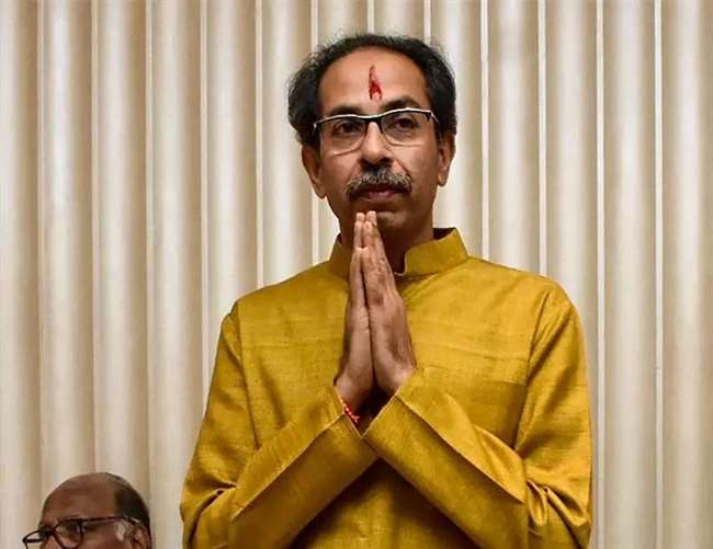 Balasaheb Thakre को श्रद्धांजलि देने पंहुचे शिंदे और उद्धव, दोनों गुटों ...
