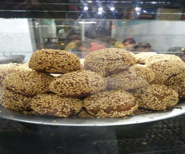 Delicious Dessert of Gaya: प्रसिद्ध है गया का अनरसा, मौका मिले तो जरूर ...