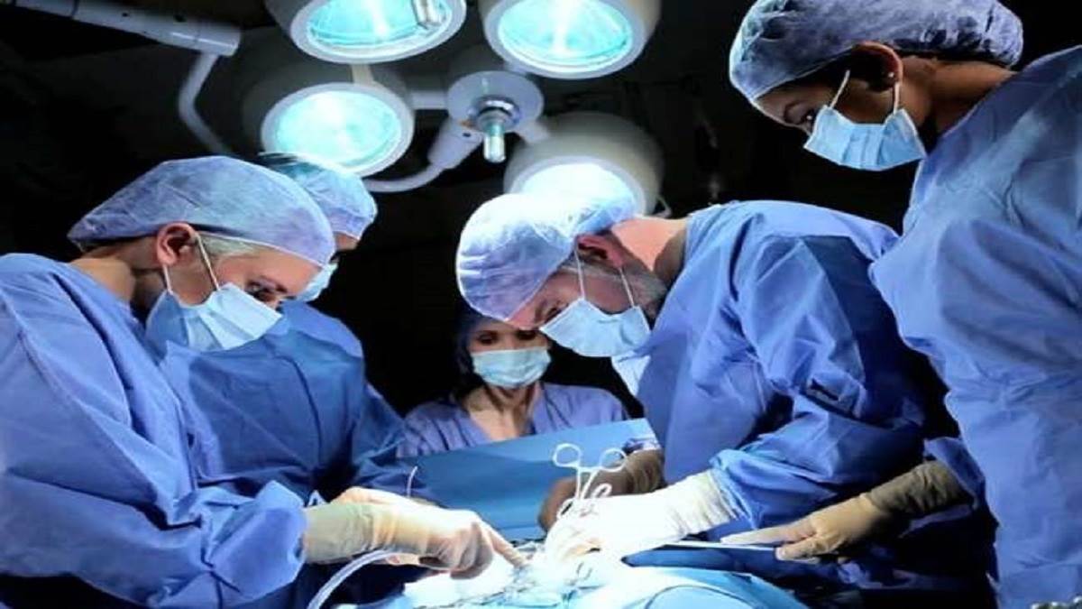 Haryana News: किशोरी ने निगल ली थी पिन, जटिल आपरेशन के बाद डाक्टरों ने ...