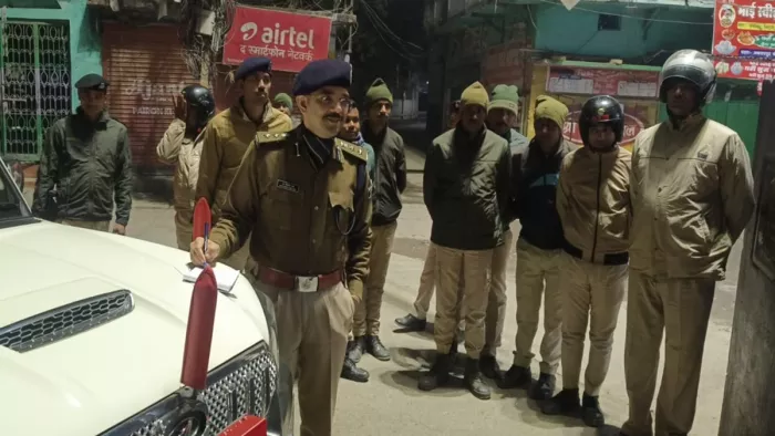 Hajipur News: एसपी हर किशोर राय का दिखा रौद्र रूप, दो अधिकारी-सात ...