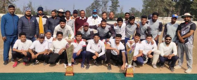 क्रिकेट प्रतियोगिता में आजाद क्लब ने नागार्जुन को हराया - Azad club ...