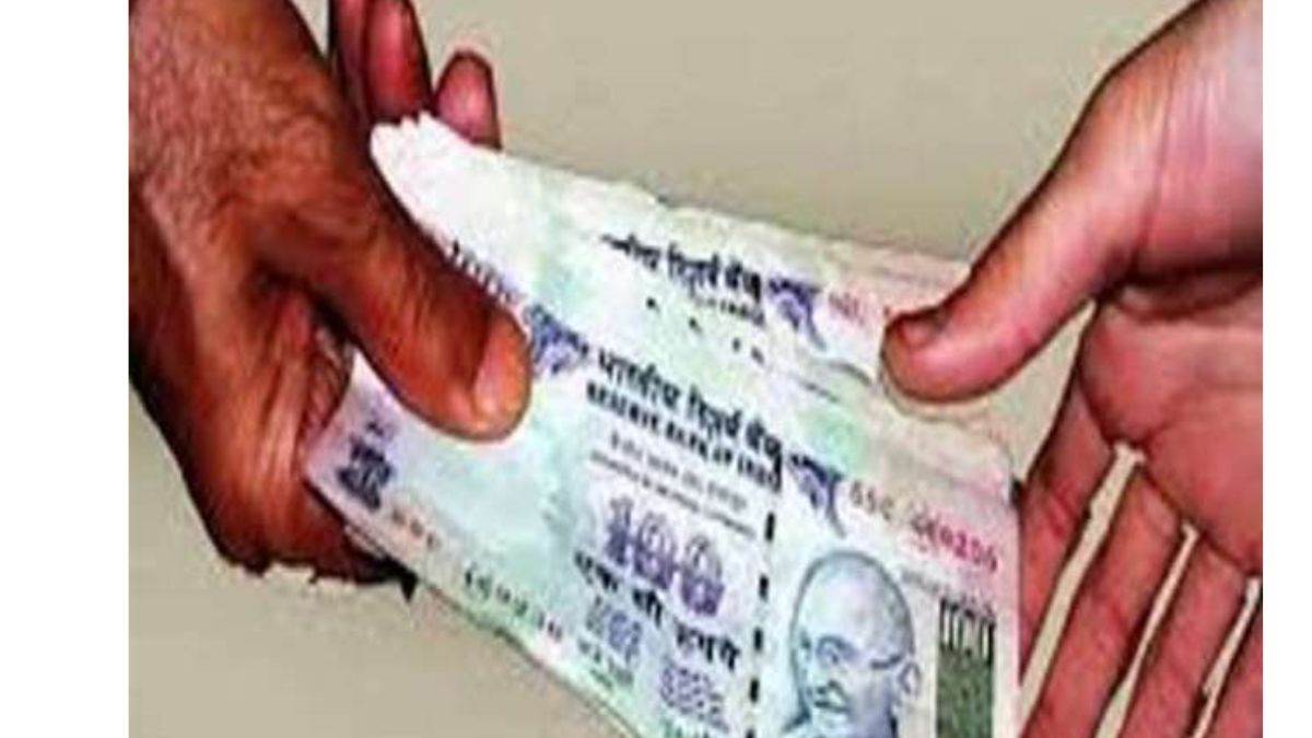 Hisar News: इंतकाल बनवाने के एवज में पांच हजार रिश्वत लेते रंगे हाथों ...