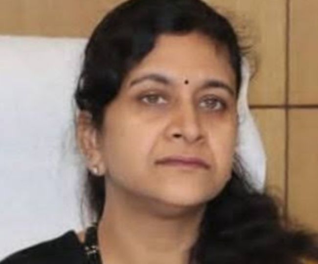 IAS Transfer: आगरा में बड़ा प्रशासनिक फेरबदल, कौन हैं IAS शैलेंद्र ...