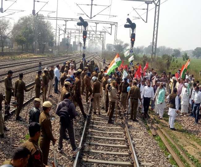IN PICS Kisan Rail Roko Andolan: देखिए- दिल्ली-NCR में कैसा रहा किसानों ...