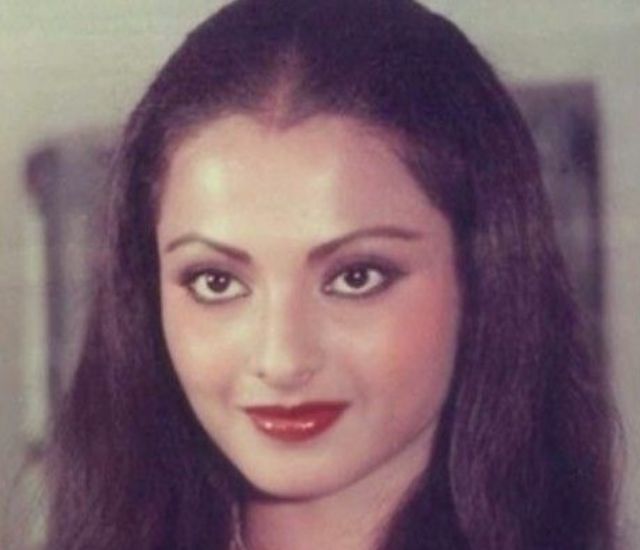 'घरवालों ने मार-मार के बनाया एक्ट्रेस,' दिलचस्प है Rekha के फिल्मों में ...
