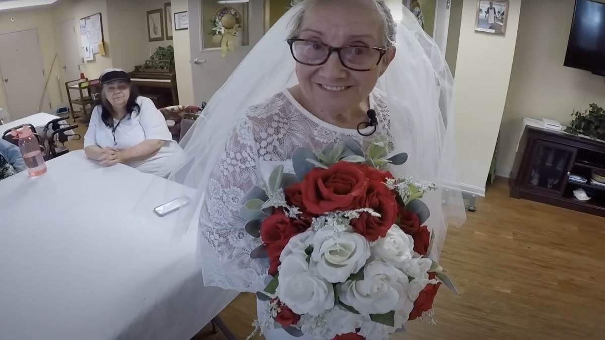 Woman Marries Herself: 77 वर्षीय अमेरिकी महिला फिदेली ने खुद से रचाई शादी, वजह जान रह जाएंगे दंग ...