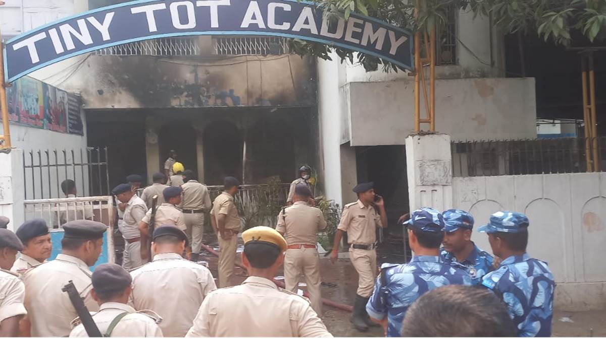 Patna News: दीघा में छात्र हत्याकांड में बड़ा खुलासा, 10 मिनट का फुटेज ... Patna News: दीघा में छात्र हत्याकांड में बड़ा खुलासा, 10 मिनट का फुटेज ...