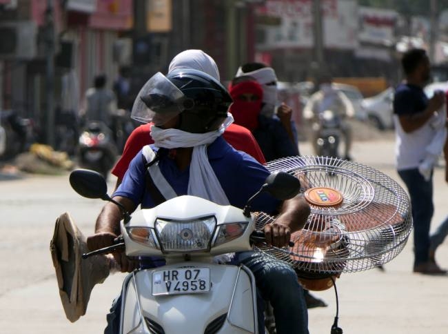 गर्मी ने दिखाया अपना रूप, शनिवार को बूंदाबांदी के आसार - गर्मी ने ...