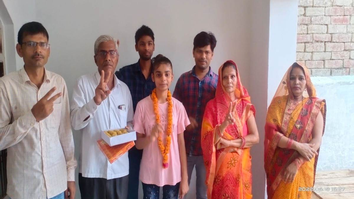 Sitapur UP Board 10th Topper List: आइएएस बनना चाहती हैं सीतापुर की एकता ...