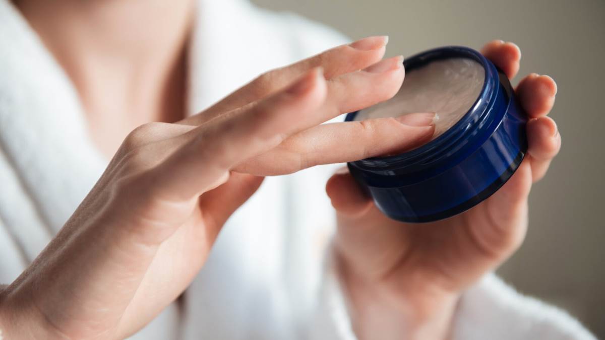 Frizzy Hair Care: मानसून में उलझे व रूखे बालों की प्रॉब्लम को कहें बाय ...