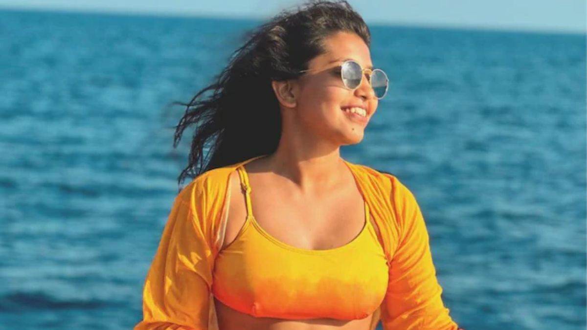 कौन हैं सोशल मीडिया इंफ्लूएंसर Aanvi Kamdar, जिनकी ब्लॉगिंग के दौरान ...