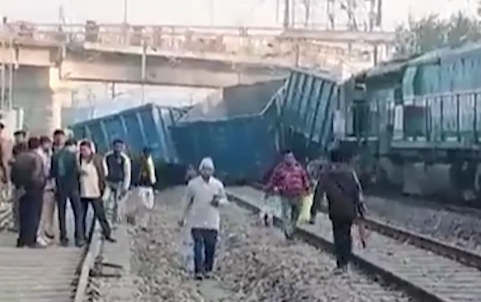 Major Train Accidents In UP: गोंडा में पटरी से उतरी एक्सप्रेस ट्रेन ...