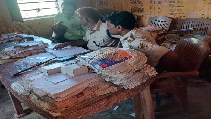 शिवहर में हथियार के बल पर लूट, पिस्टल लहराते भागे लुटेरे - Robbery on ...