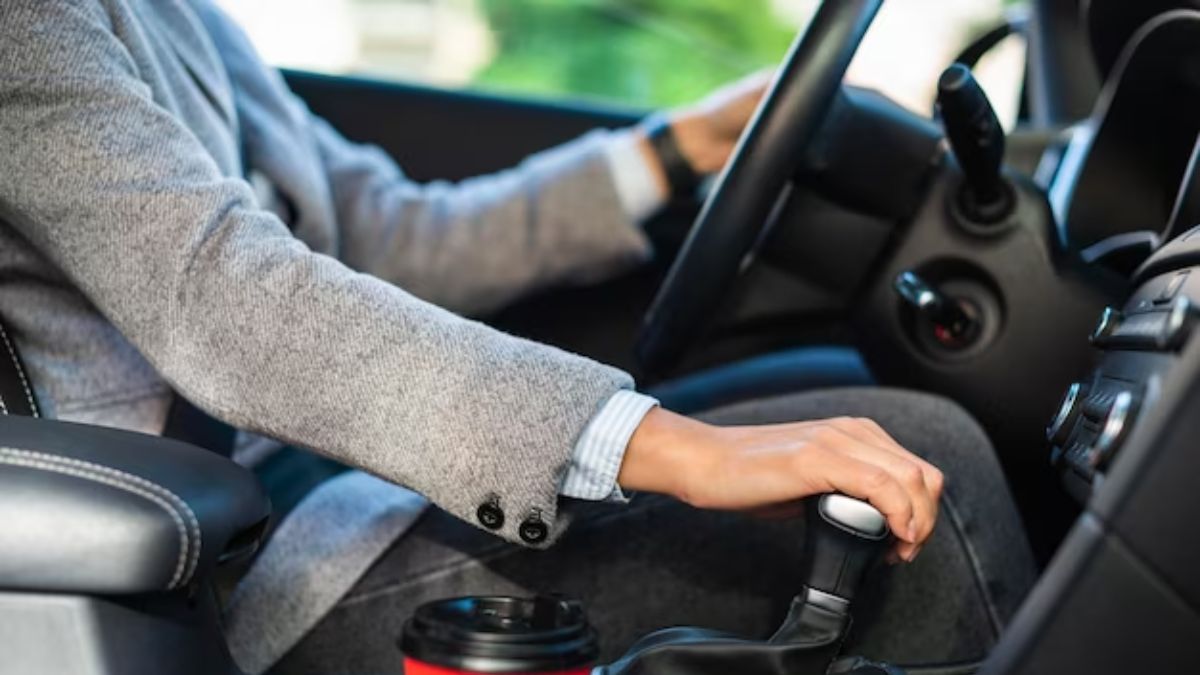 क्या भारतीय सड़कों पर चल सकती हैं Left hand drive कारें? जानिए क्या ...