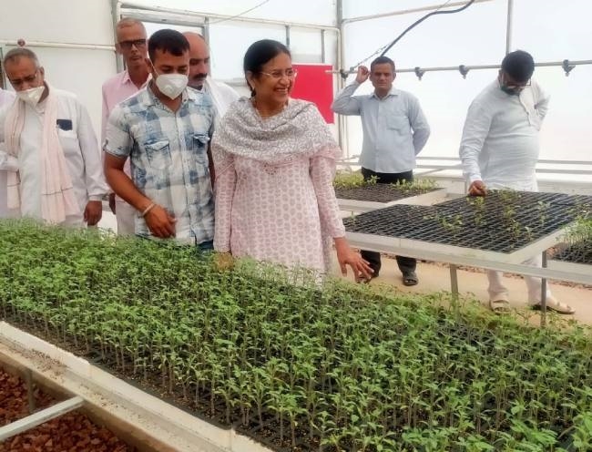 एकीकृत बागवानी केंद्र किसानों को दे रहा उच्च गुणवत्ता का प्रशिक्षण ...