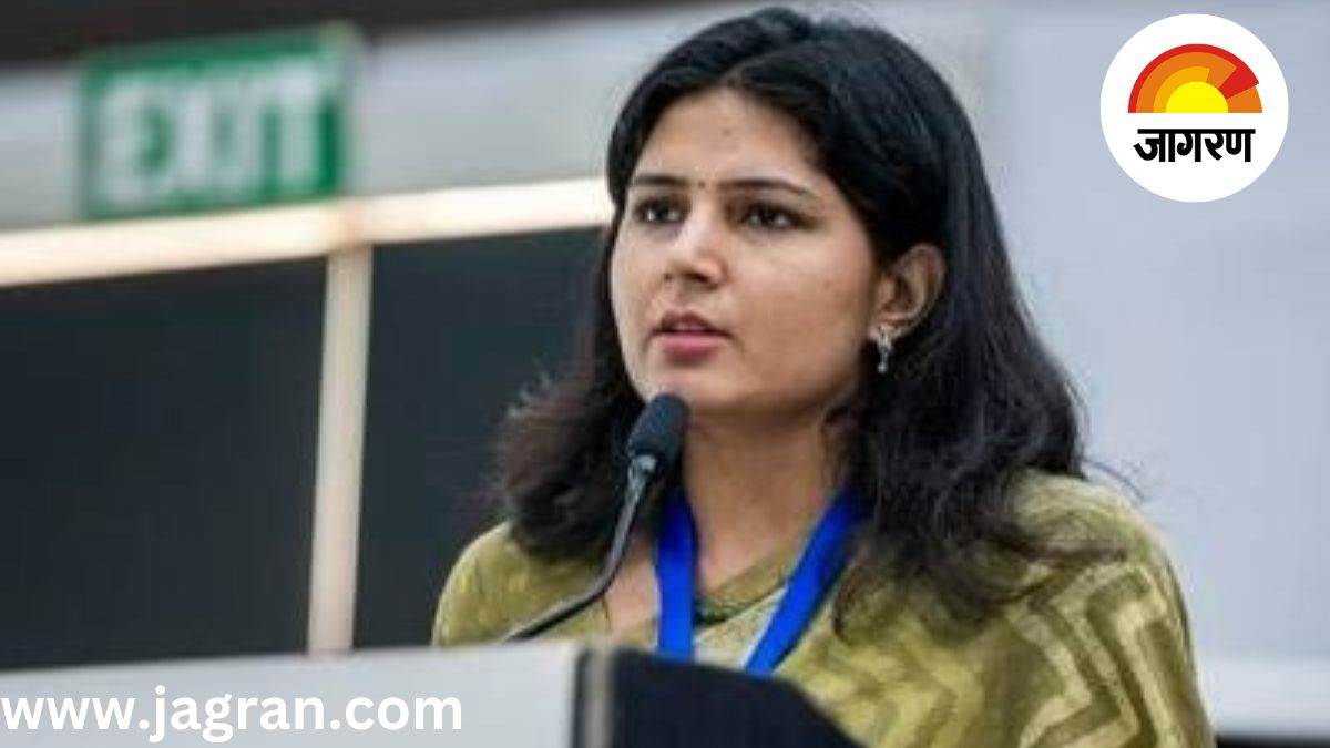 New Chandauli DM : भू माफियाओं पर चाबुक चलाने वाली ईशा दुहन को चंदौली ...