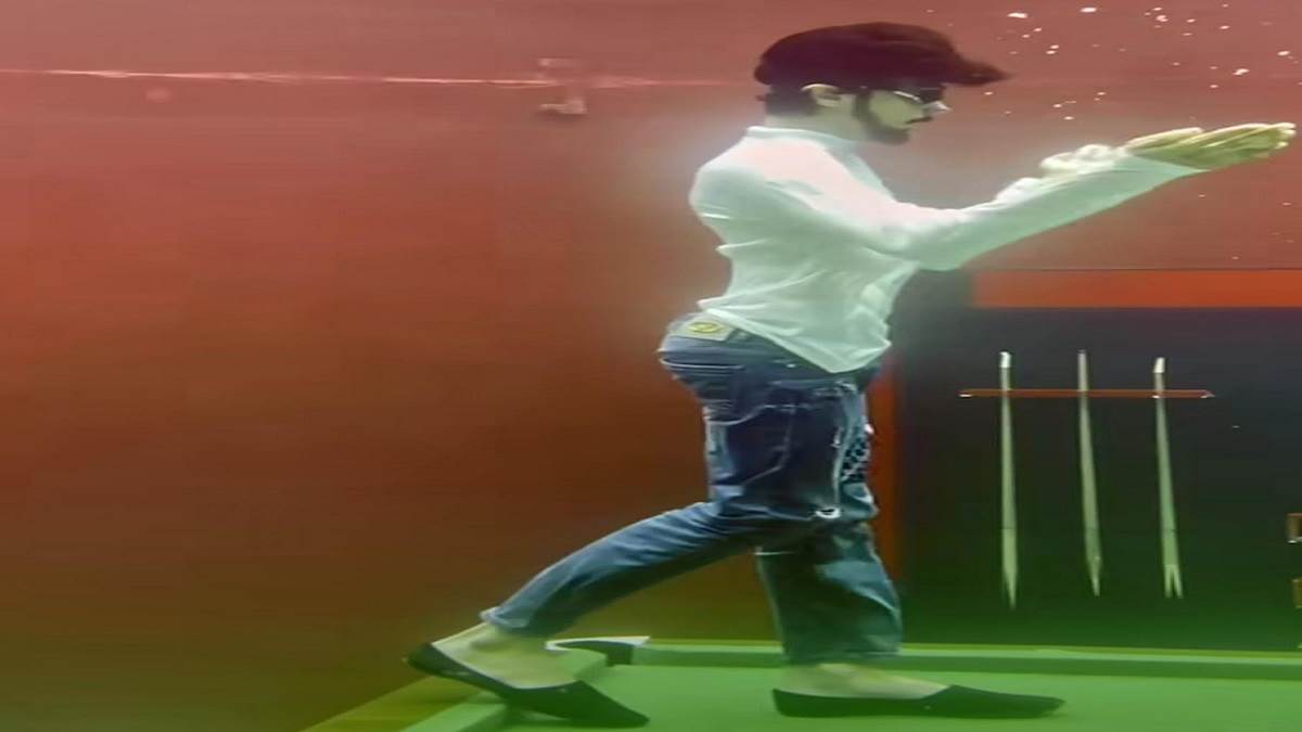 Water Moonwalk: पानी में युवक का मूनवाक करते वीडियो वायरल, 90 लाख से ज्यादा लोग देख चुके - video ...