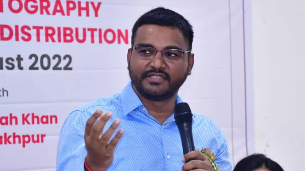 Success Story: इस IAS अफसर के कामों को जानकर आप भी करेंगे गर्व, 13 महीने में बदल दी गोरखपुर की ...