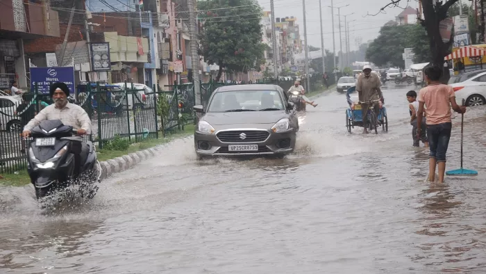 UP Weather Alert: कानपुर में झमाझम बार‍िश, यूपी में बदलेगा मौसम ...