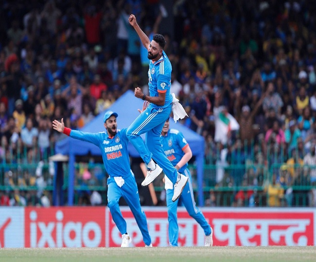 Team India की जीत से Mohammed Siraj ने लूटी महफिल, जादुई स्पेल के बाद ...