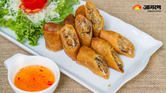 गेहूं के आटे से घर पर बनाएं Street Style Spring Rolls, सिर्फ बच्चे नहीं ...