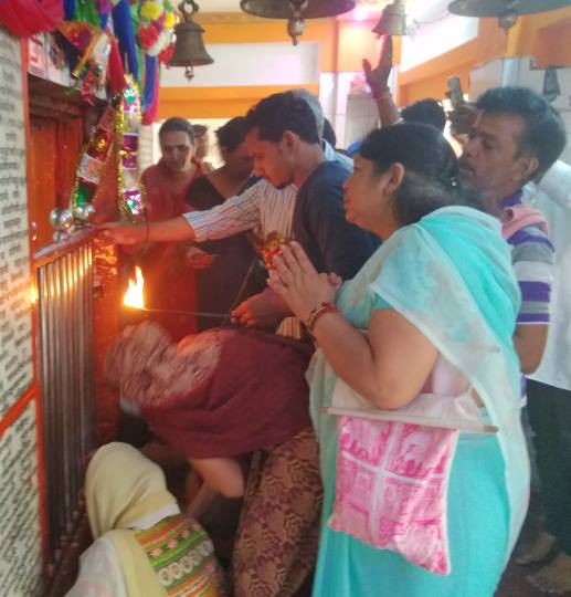 प्यारा सजा है तेरा द्वार भवानी. - प्यारा सजा है तेरा द्वार भवानी ...