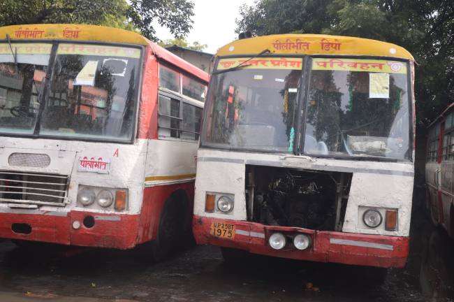Pilibhit Roadways : जोखिम में जान, सड़कों पर दौड़ रही खटारा बसें ...