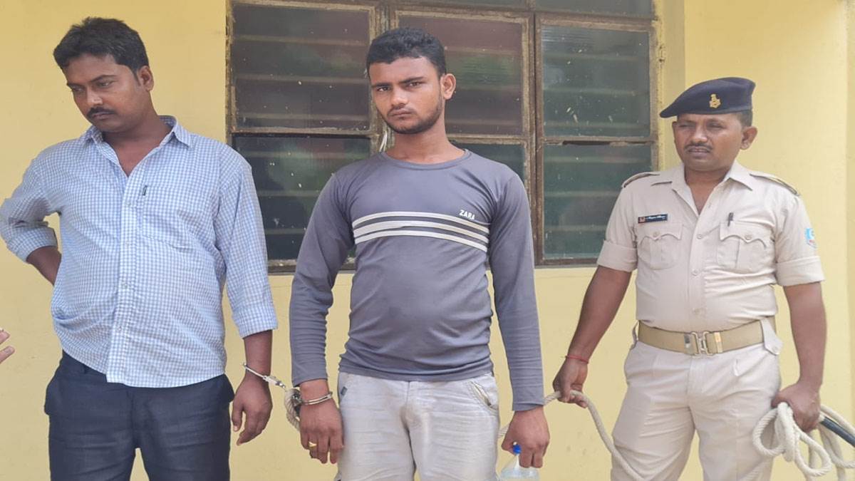 Dhanbad Crime News: मवेशी ले जा रहे ट्रक पकड़ाया, दो भेजे गए जेल, 17 भैंस ले जाया जा रहा था ...