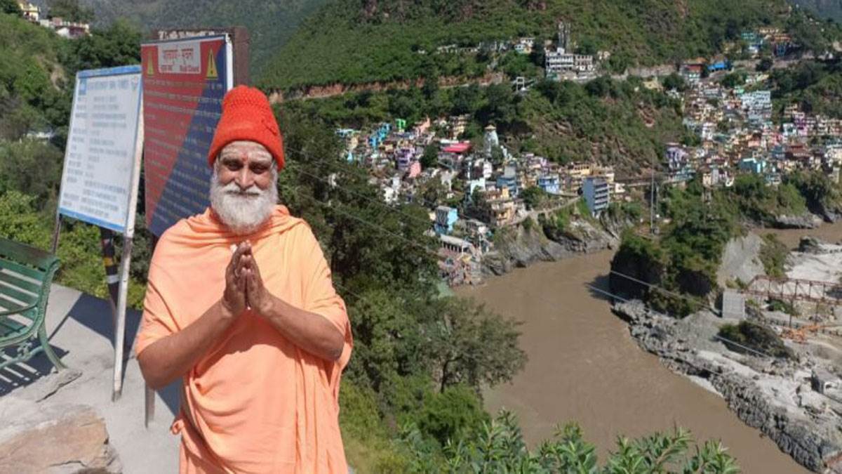 Kamal Taori : गमछा और खादी वाले आइएएस अब कहलाएंगे भगवाधारी, बदरीनाथ में ...