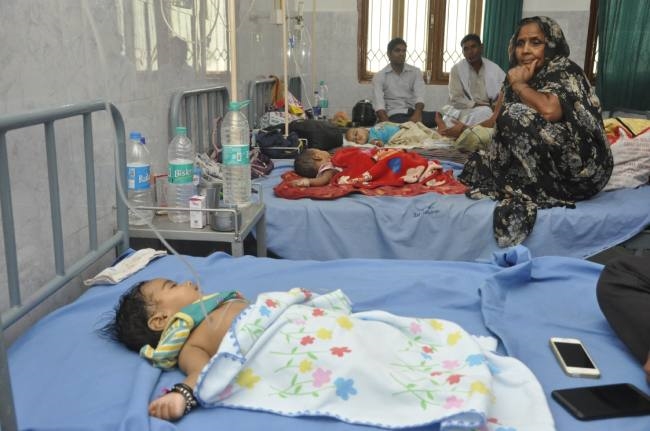 बच्चों में बढ़ा निमोनिया का प्रकोप, अस्पतालों में भीड़ - Outbreak ...