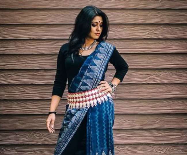 साड़ी में लुक को बनाना है स्टाइलिश और ग्लैमरस तो उसे कैरी करें इन बेल्ट्स के साथ Wear Your