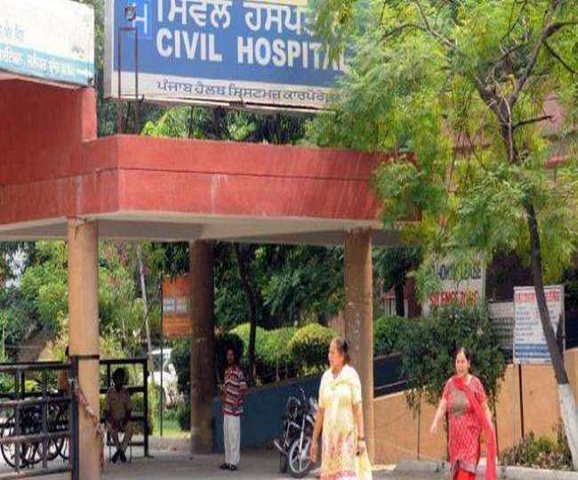 पंजाब के सबसे बड़े सिविल अस्पताल में मरीजों की नहीं कट रही पर्ची ...