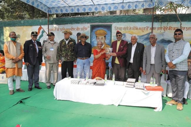 रेजांगला के वीरों को किया नमन, वीरांगनाओं का किया सम्मान - Dedicated to ...