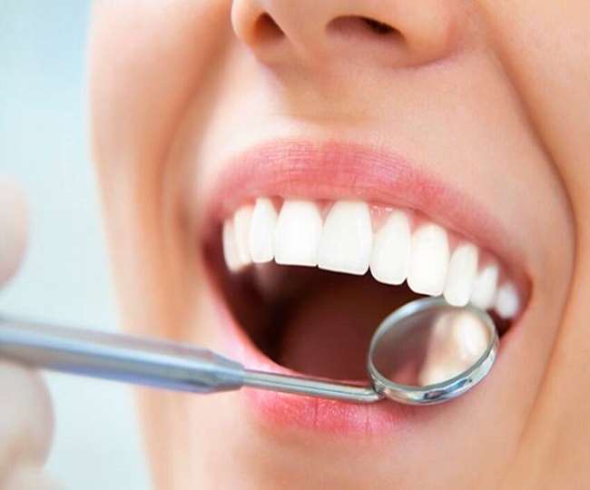 खूबसूरत मुस्कान के लिए दांतों की देखभाल है जरूरी, इन असरदार तरीकाें को ...