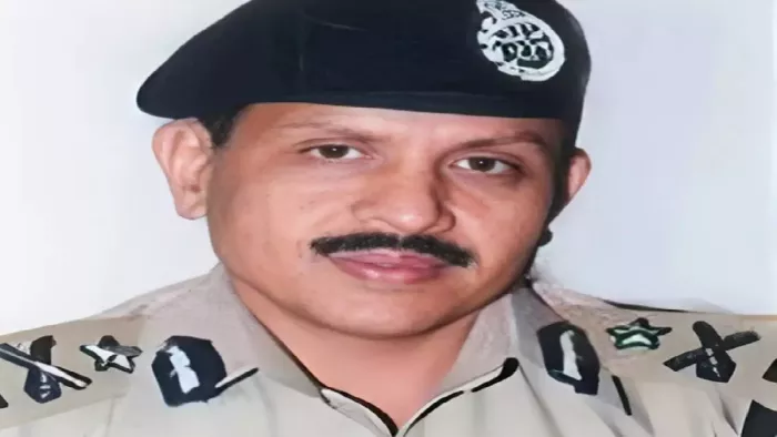 IPS Alok Sharma: AMU से बीटेक, जनकपुरी में ससुराल; SPG चीफ आलोक शर्मा ...