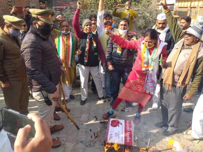 मांगें नहीं मानी तो किसान सड़कों पर आएंगे - Farmerschar(39) || chr(39 ...