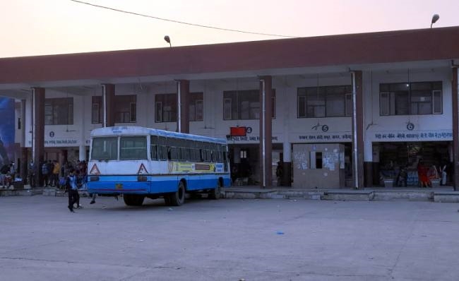 सोहना बस स्टैंड पर नहीं हैं सुरक्षा के पुख्ता इंतजाम - No adequate ...