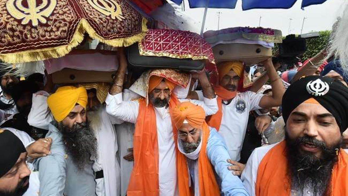 काबुल से सिख धर्म के प्रतीकों को वापस लाने का सिलसिला जारी, गुरु ग्रंथ ...