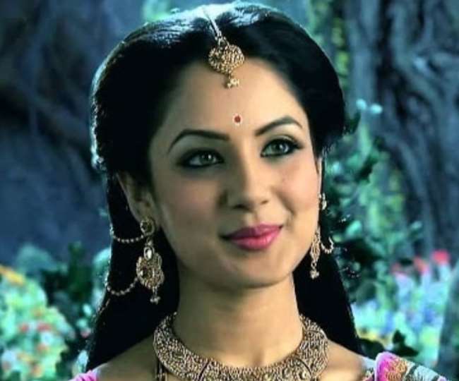 'देवों के देव महादेव' की 'पार्वती' ने पहनी ब्लैक ट्रांसपेरेंट शर्ट ...