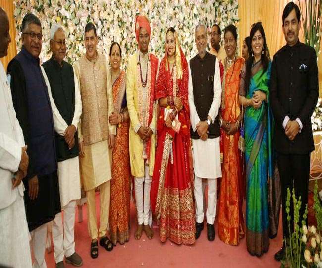 सुशील मोदी के बेटे अक्षय ने स्वाति संग नोएडा में लिए सात फेरे, नीतीश के ...
